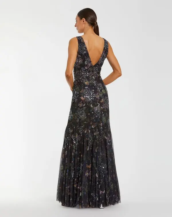 Mac Duggal Embellished Floral Sleeveless V-back Gown
