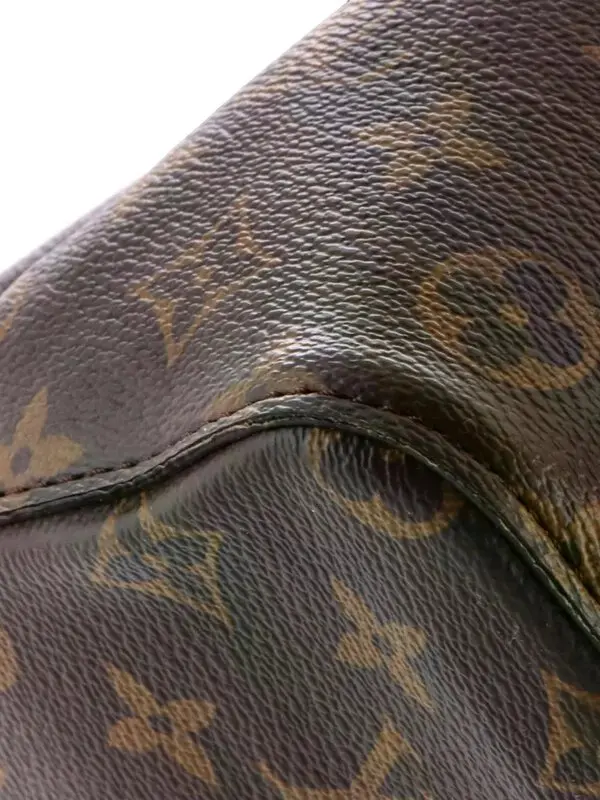 LOUIS VUITTON Monogram Canvas Leather Mm Bucket Bag - Brown