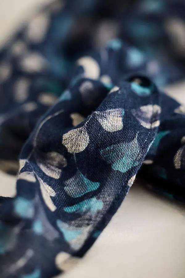 ELIZABETH GILLETT Gkgo Leaves Cotton Scarf