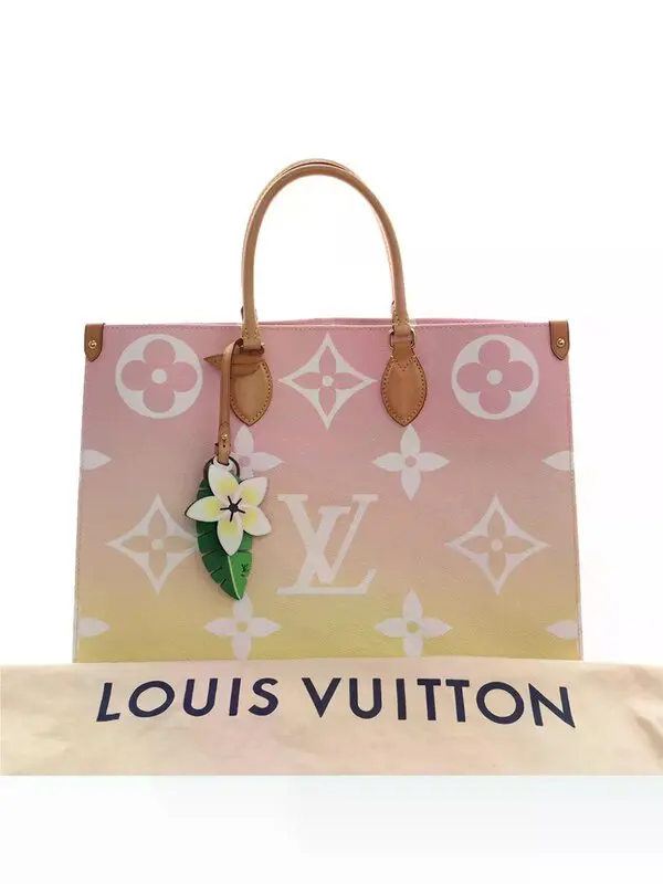 LOUIS VUITTON Monogram Giant The Pool Onthego Gm Satchel - Pink
