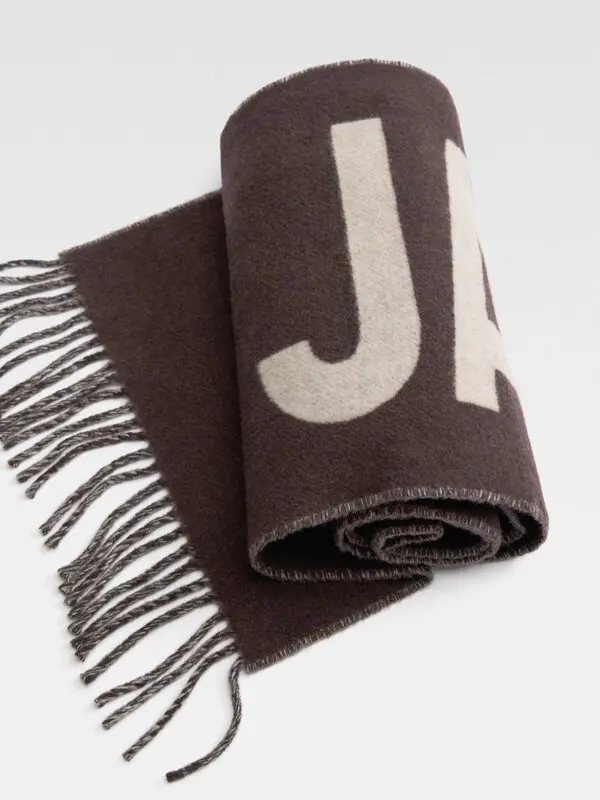 Jacquemus Logo Detailed Fringed Edge Scarf