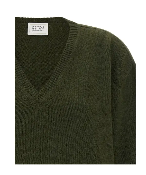 BE YOU V-neck Pullover Sweater