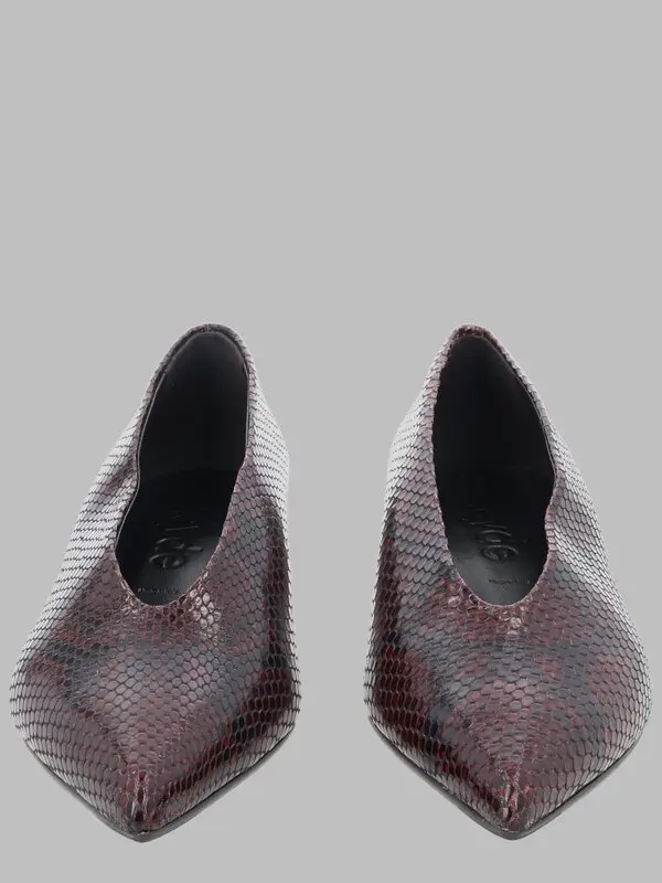 AeydĒ Leather Pointed-toe Pumps - Animalier