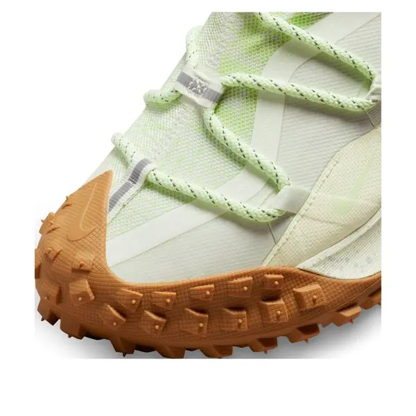 Nike X Mountain Fly Low Gtx Se Sea Glass Sneakers - Green/white/brown