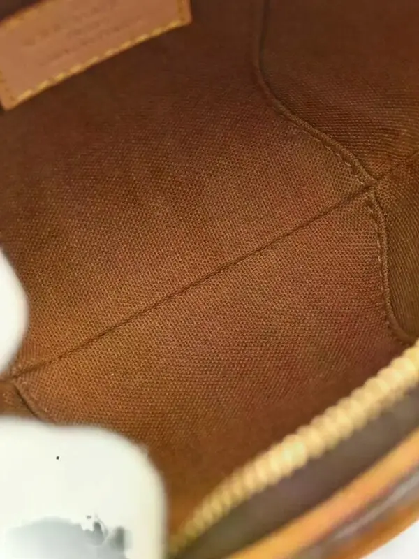 LOUIS VUITTON 2005 Mini Ellipse Monogram Clutch Bag