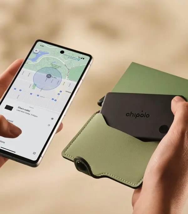 CHIPOLO Card Tracker