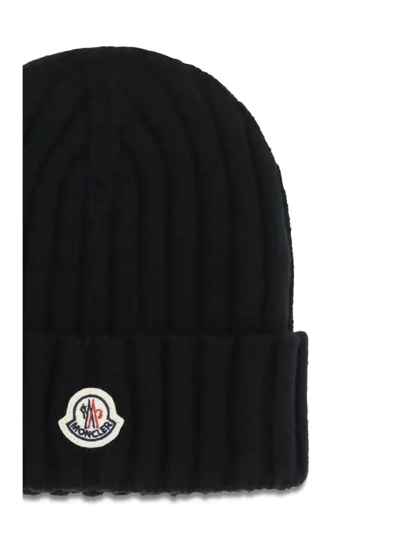 Moncler Wool Beanie With Logo - Black