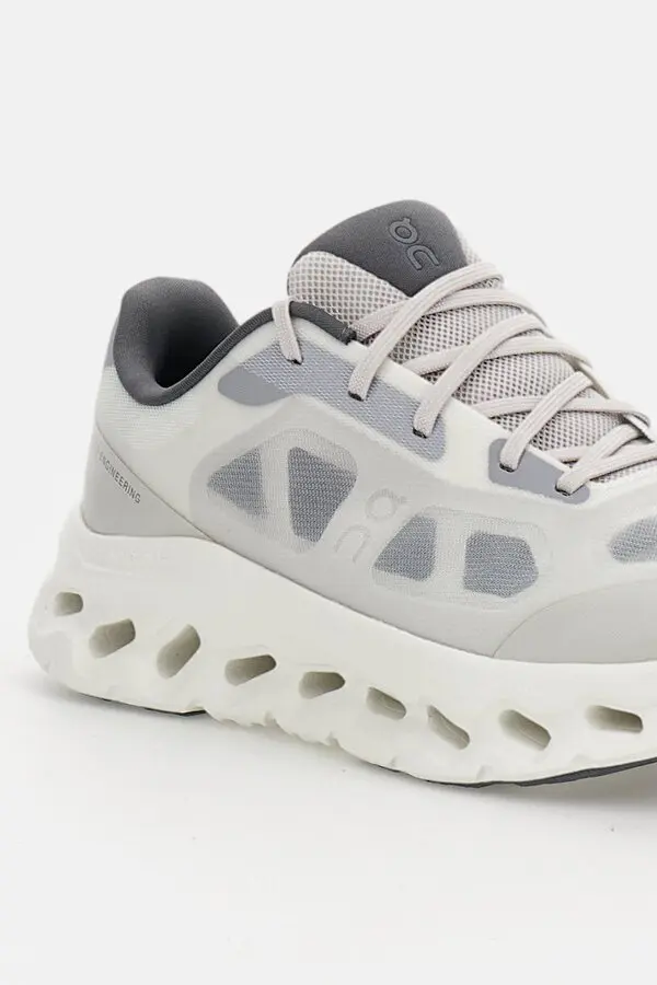 On Cloudtilt Remix Sneakers