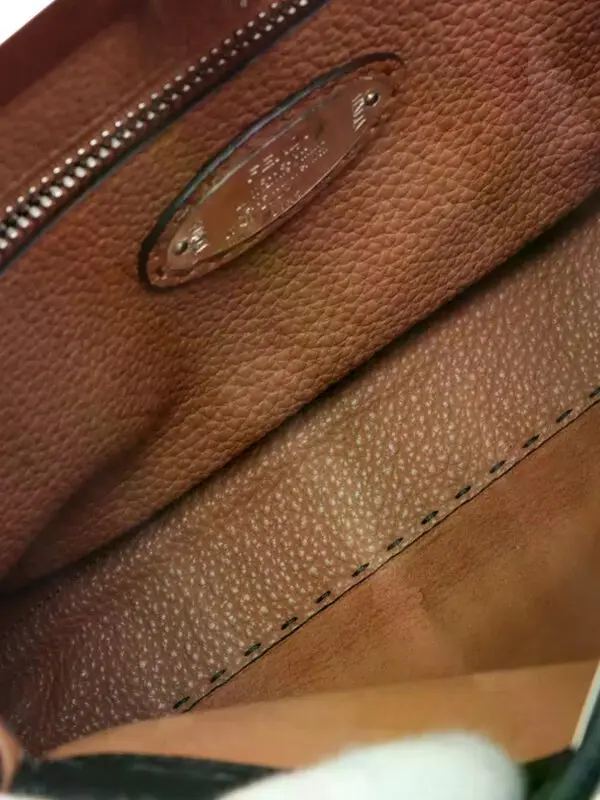 Fendi 2000-2010 Medium Leather Selleria Peekaboo Iconic Satchel