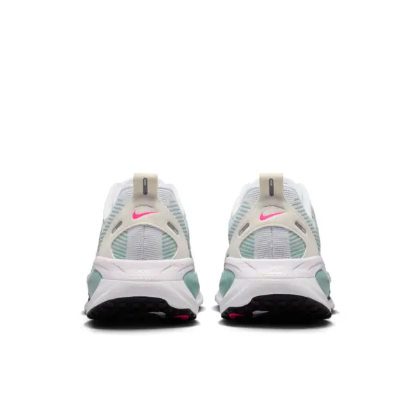 Nike Vomero 18 Road Running Shoes