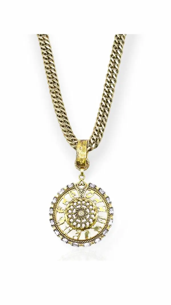 BAYEMEYC Galassia Medallion Necklace