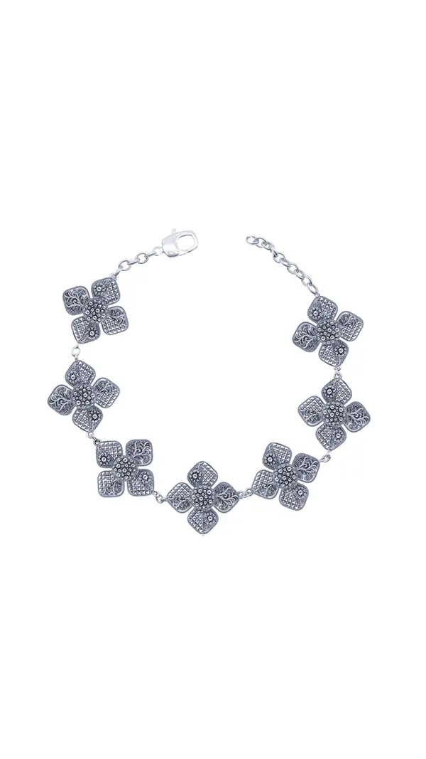 BAYEMEYC Elyndra Choker Necklace