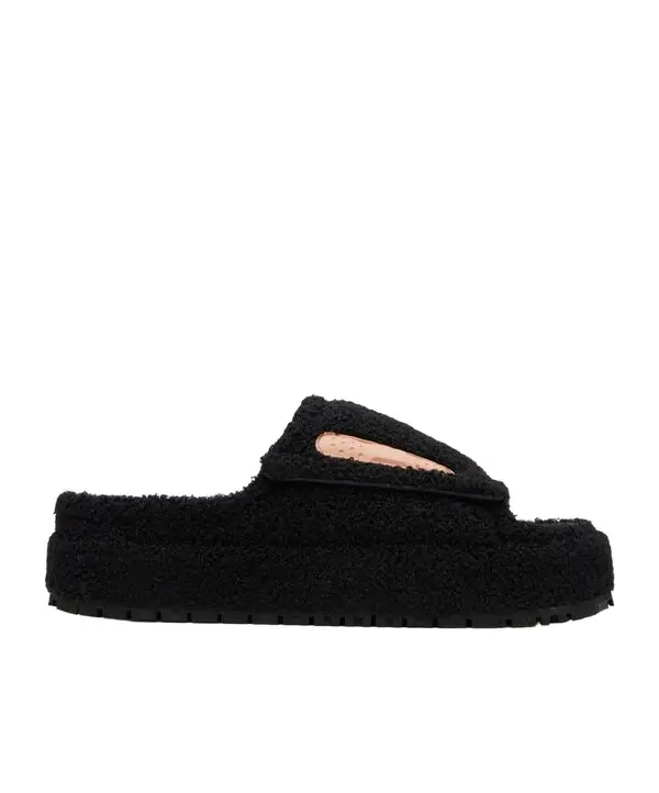 PDFCHANNEL Fuzzy Sandals