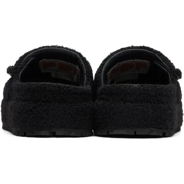 PDFCHANNEL Fuzzy Sandals