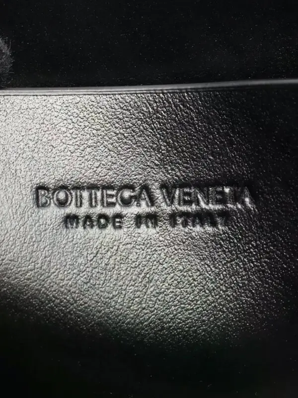 Bottega Veneta 2012-2026 Lambskin Intrecciato Concert Pouch Crossbody Bag - Black