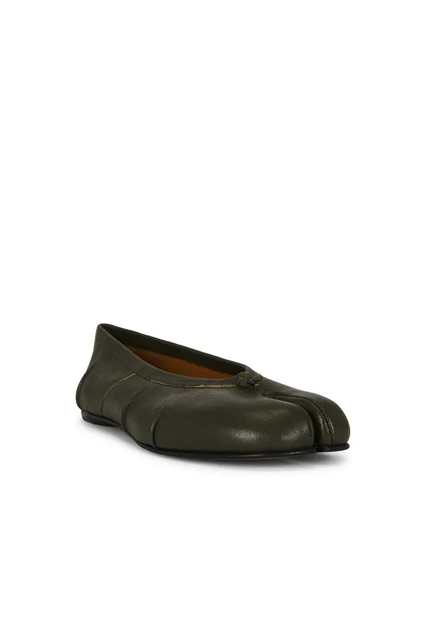 MAISON MARGIELA Tabi Ballerina Flat In Green - Forest Green