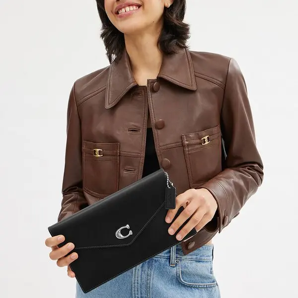 COACH Essential Chain Shoulder Strap Clutch
