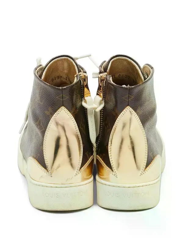 LOUIS VUITTON Stellar Monogram Sneakers