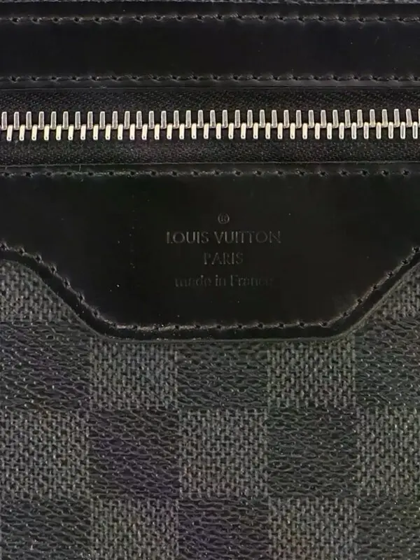 LOUIS VUITTON Damier Graphite Gm Daniel Messenger Bag