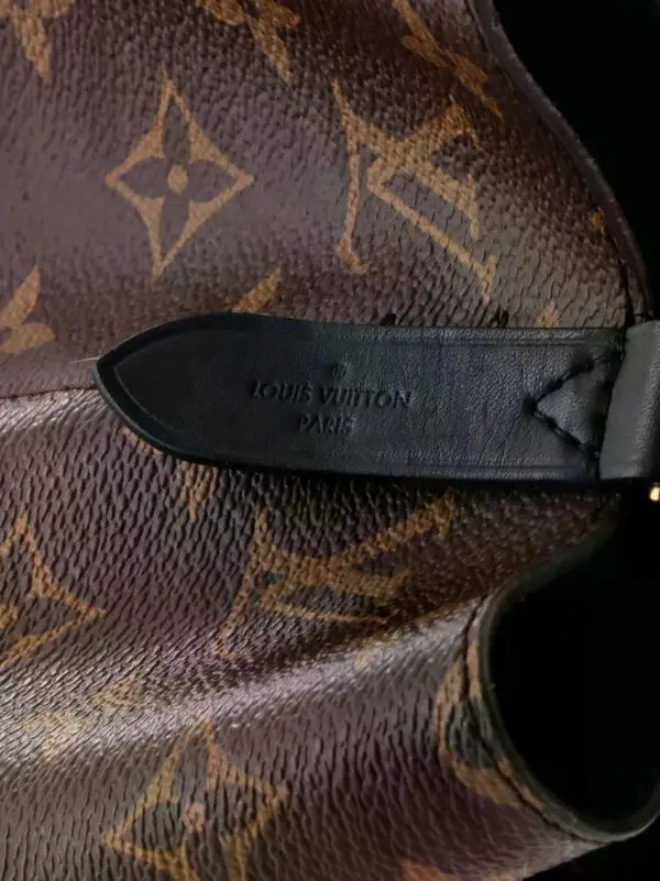 LOUIS VUITTON Monogram Canvas Mm Bucket Bag - Brown