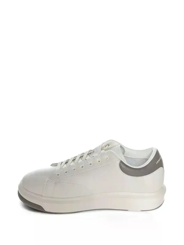 Armani Exchange Logo-embossed Low-top Sneakers - White
