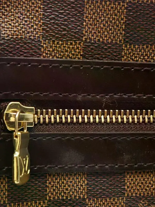 LOUIS VUITTON 1998 Damier Ebene Bastille Crossbody Bag