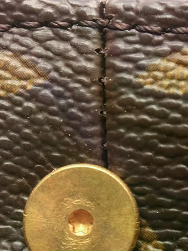 LOUIS VUITTON 2002 Monogram Looping Gm Shoulder Bag