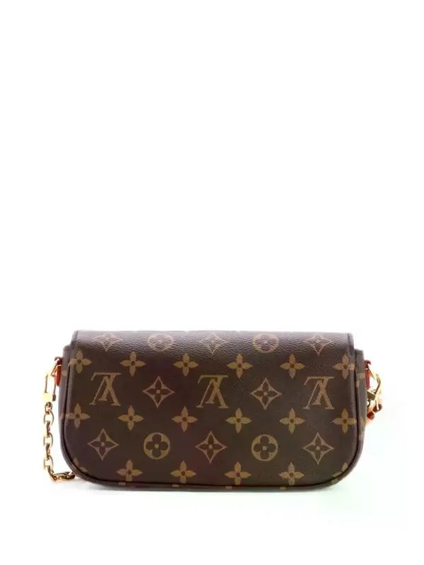 LOUIS VUITTON Ivy Wallet On Chain Monogram Canvas Shoulder Bag