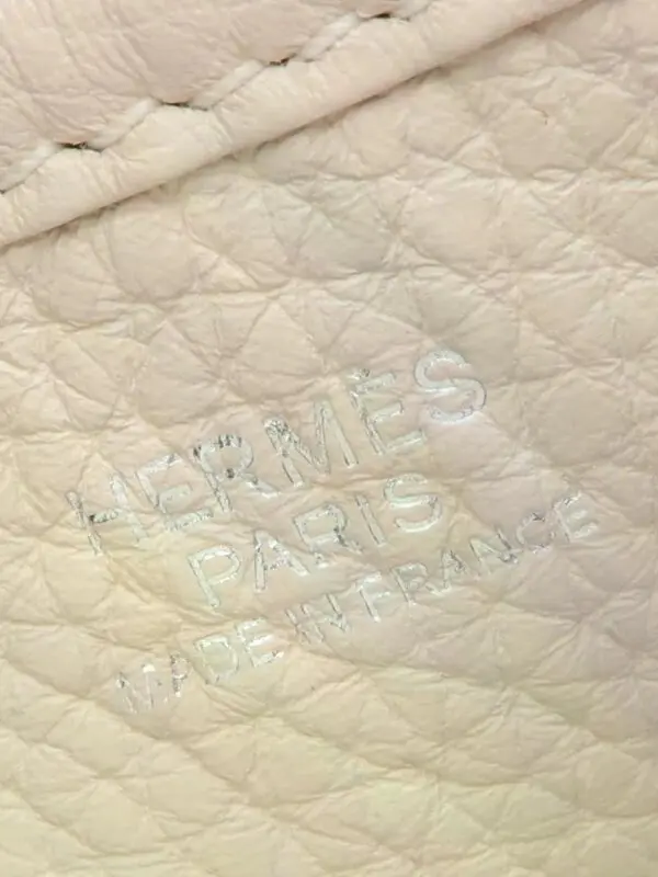 Hermès Clemence Evelyne Iii Pm Cross Body Bag - White