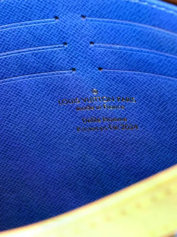LOUIS VUITTON Pochette Voyage Damier Pop Mm Clutch Bag - Blue