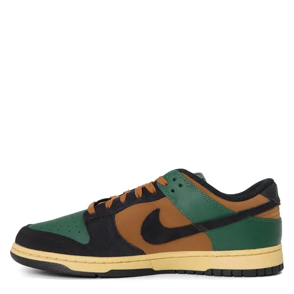 Nike Dunk Low Trainers