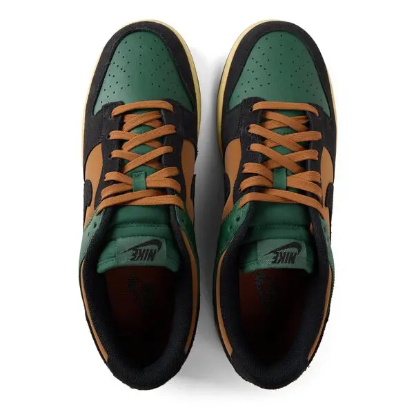 Nike Dunk Low Trainers