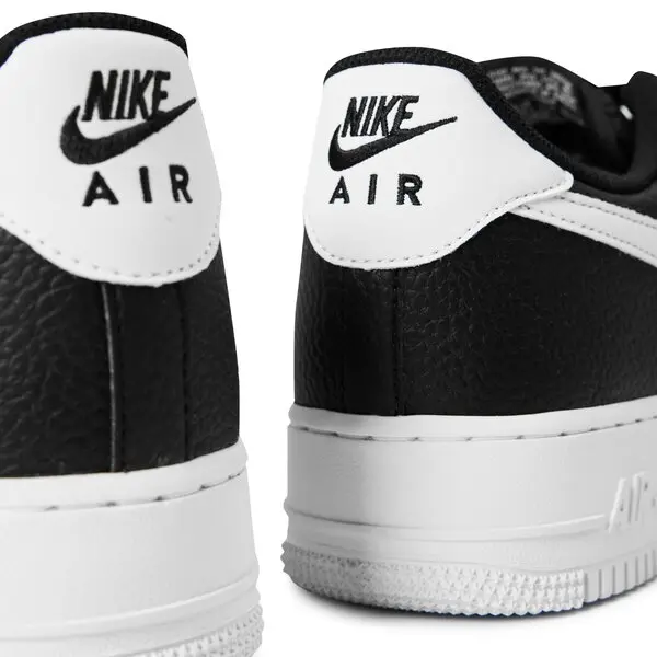 Nike Simple Sports Shoes