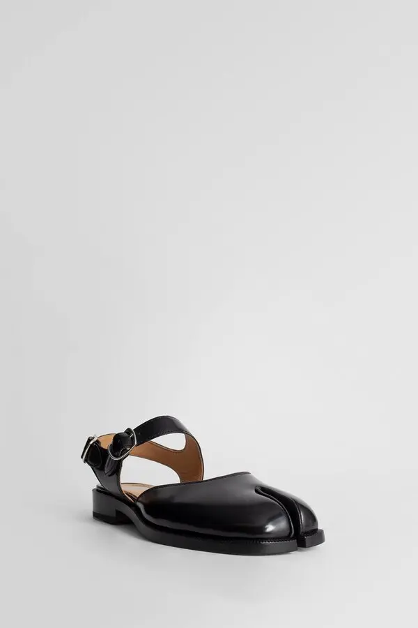 MAISON MARGIELA Tabi Buckled Shoes