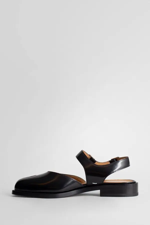 MAISON MARGIELA Tabi Buckled Shoes