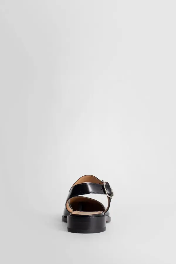 MAISON MARGIELA Tabi Buckled Shoes
