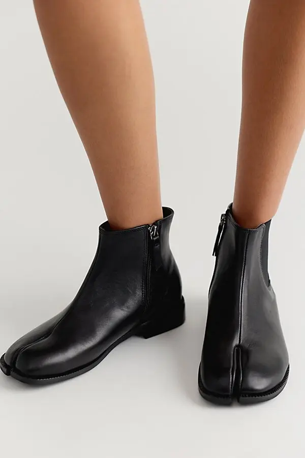 ALL BLACK Split-toe Chelsea Boots