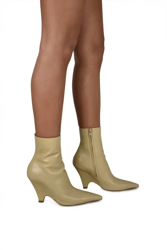 Bottega Veneta Leather Punta Boots