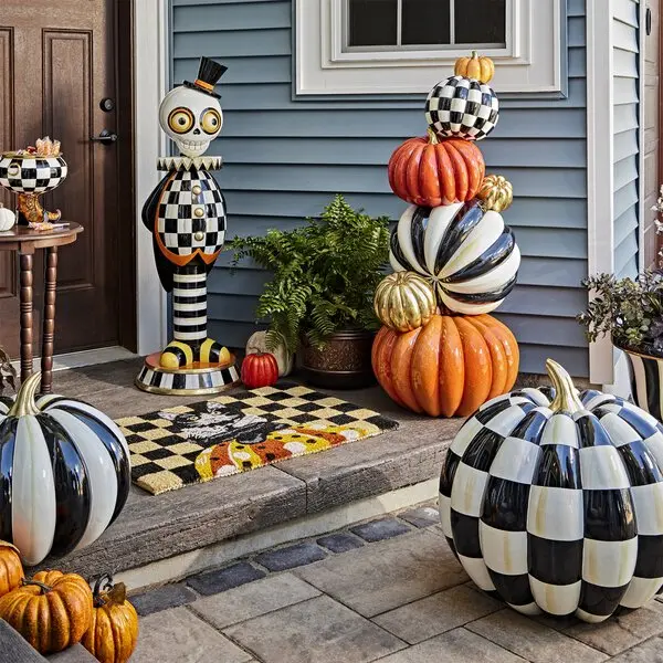 MACKENZIE-CHILDS Pumpkin Patch Trophy Topiary