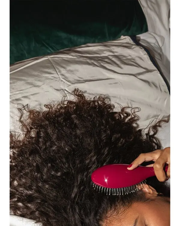 LA BONNE BROSSE N.04 Large Brush - Cherry Red