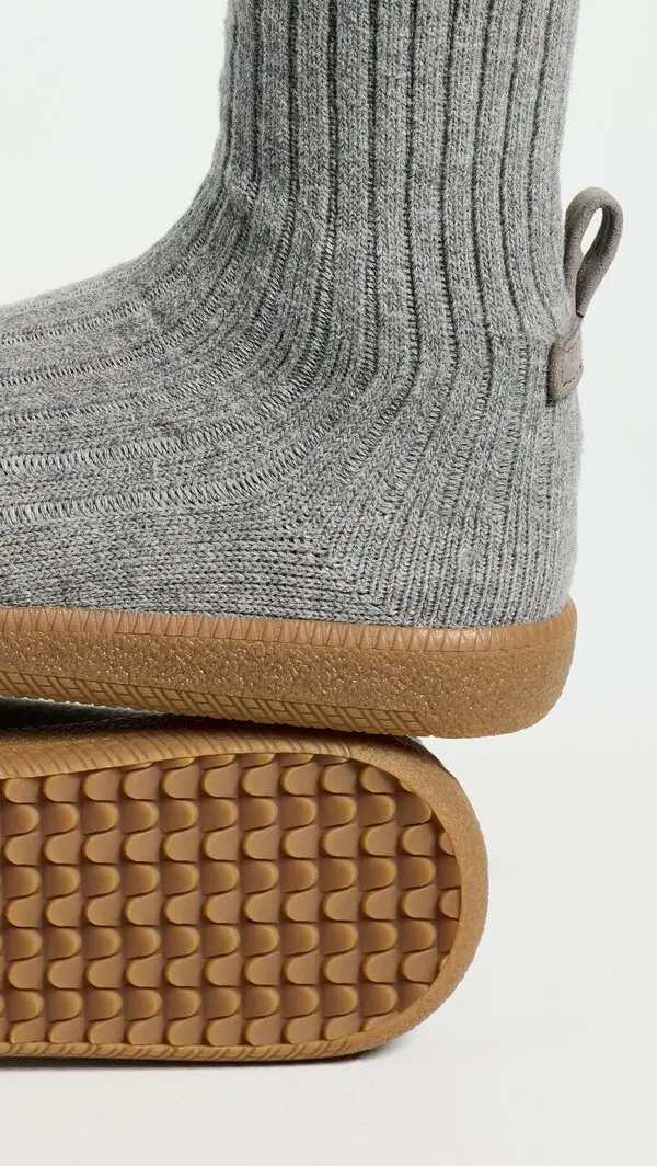 BRAVE PUDDING Varsity Strolls Knit Footwear