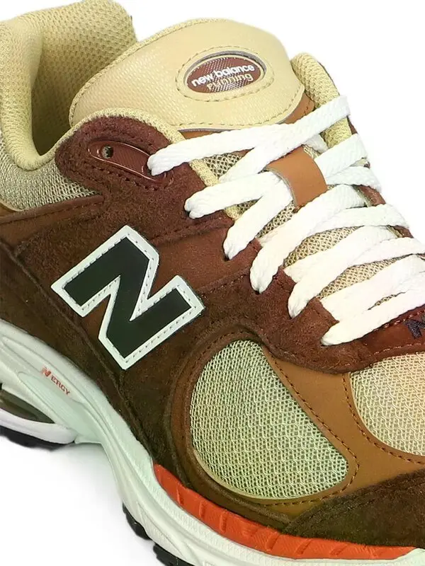 NEW BALANCE 2002r Paneled Sneakers - Brown