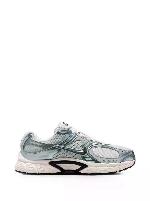Nike V5 Rnr Sneakers