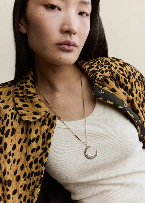 LUCY DELIUS Modern Finish Crescent Moon Pendant - Yellow