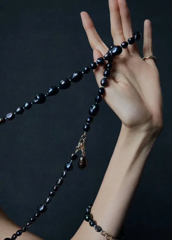 LUCY DELIUS Chaos Pearl Bracelet