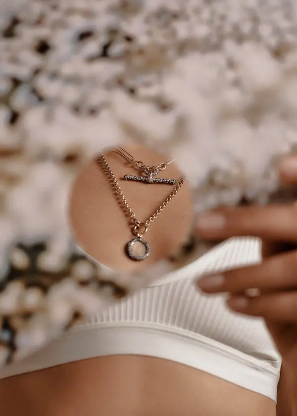 LUCY DELIUS Diamond T-bar Pendant
