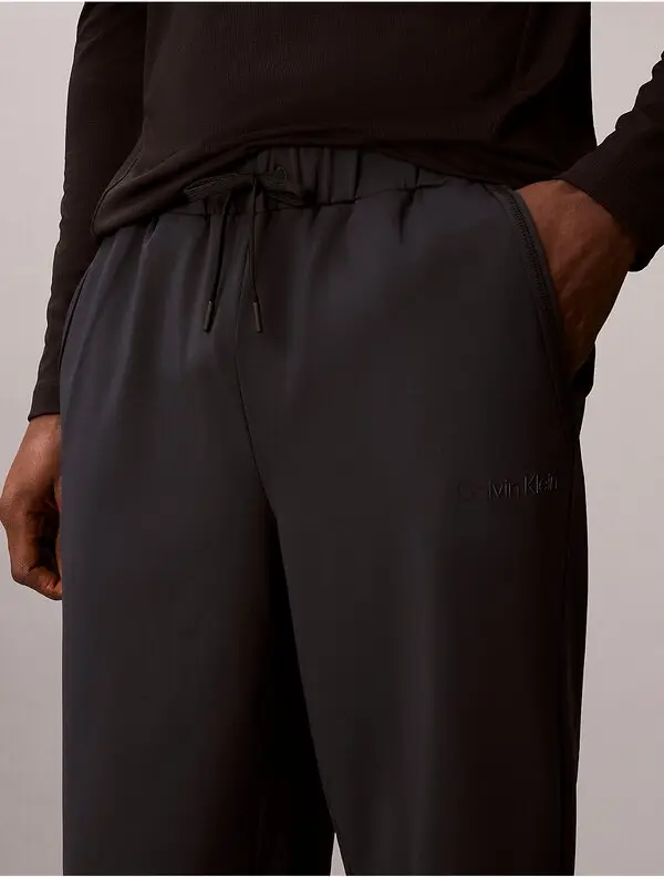 Calvin Klein Commuter Stretch Joggers - Black