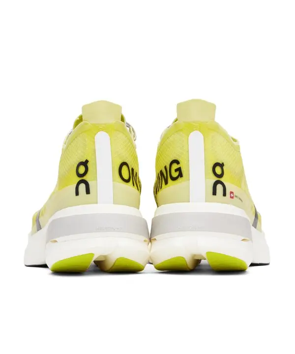 On Cloudboom Strike Sneakers - Yellow