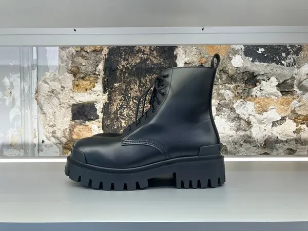Balenciaga Strike Lace-up Boots - Black