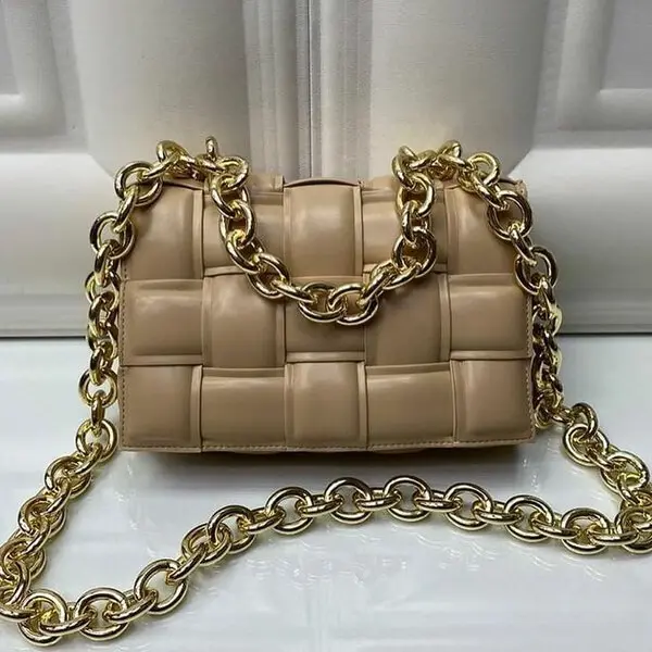 Bottega Veneta The Chain Cassette Shoulder Bag - Nude
